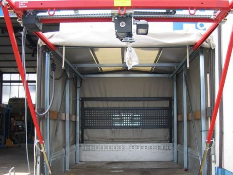 Platform scaffolding | Loading Lift